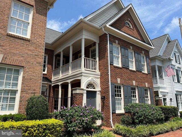 407 S Henry St, Alexandria, VA 22314