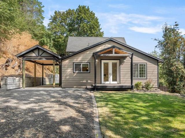 407 S Lake St, Colfax, WA 99111