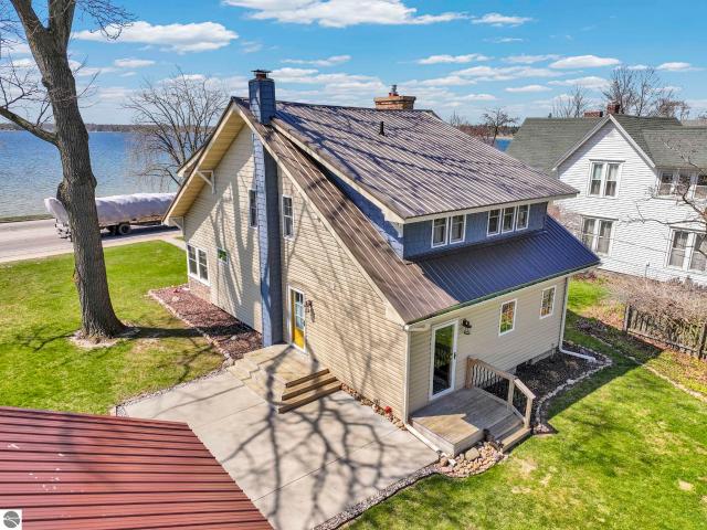 407 S Lakeshore Drive