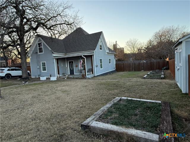 407 S Reagan