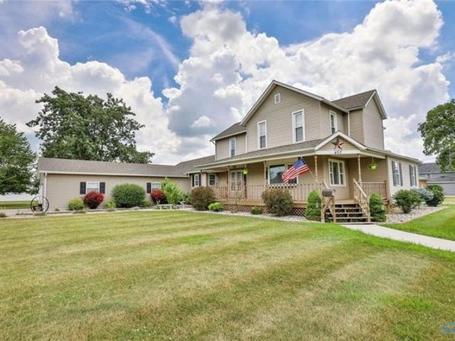 407 S Stearns Ave, Deshler, OH 43516