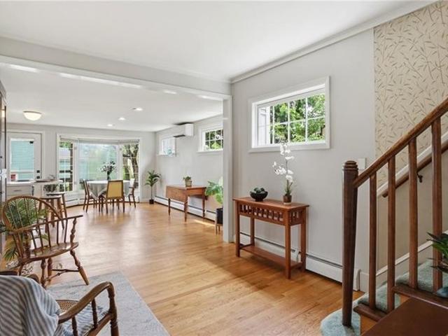 407 Smithfield Ave, Pawtucket, RI 02860