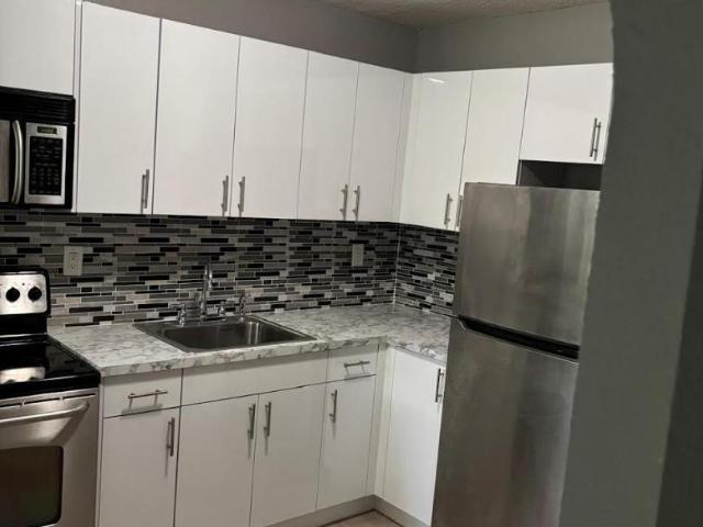 407 SE 3rd Ave, Unit B, Hallandale Beach, FL 33009 | MLS #F10528 | Compass