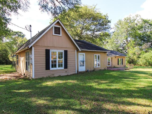 407 Pace St, Naples, TX 75568 | MLS #26007