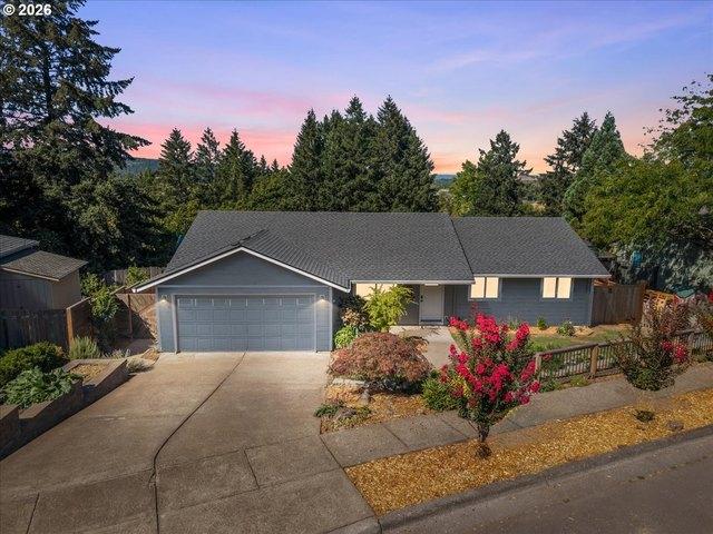 407 Park St, Gaston, OR 97119