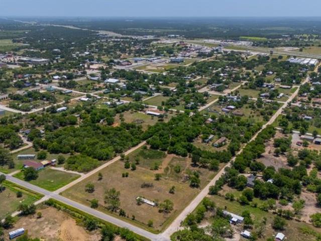 407 W 14th St, Cisco, TX 76437