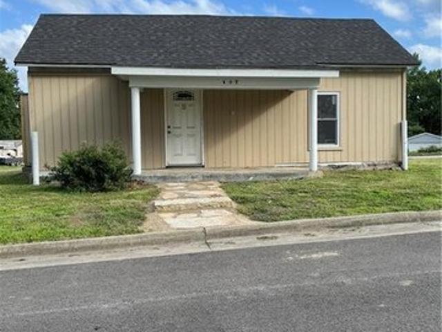 407 W 23rd St, Higginsville, MO 64037