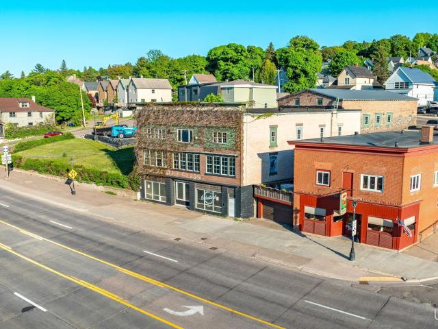 407 W Memorial Drive