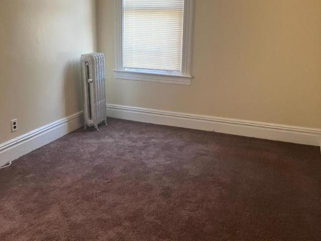 407 William St