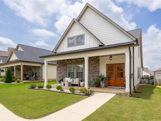 407 Tuscany Village Dr, Ringgold, GA 30736
