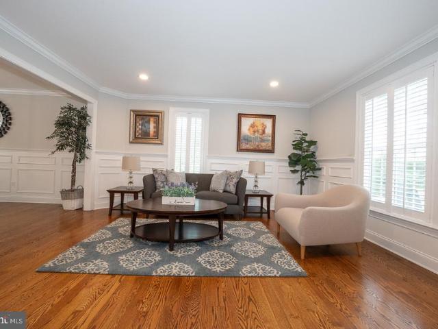 407 Valley Glen Drive