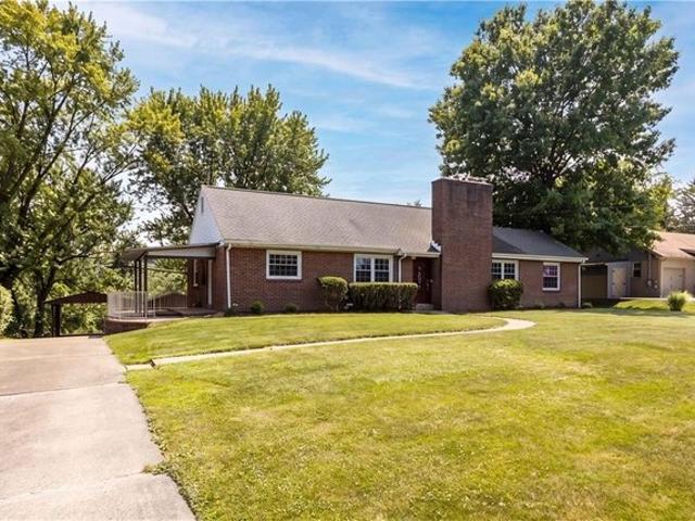 407 Vineyard Dr, Gibsonia, PA 15044
