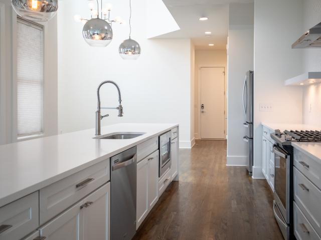 407A 35th Ave N