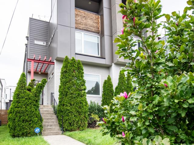 407A 35th Ave N