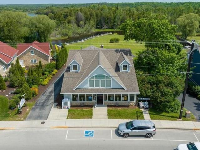 4084 Main St, Fish Creek, WI 54212