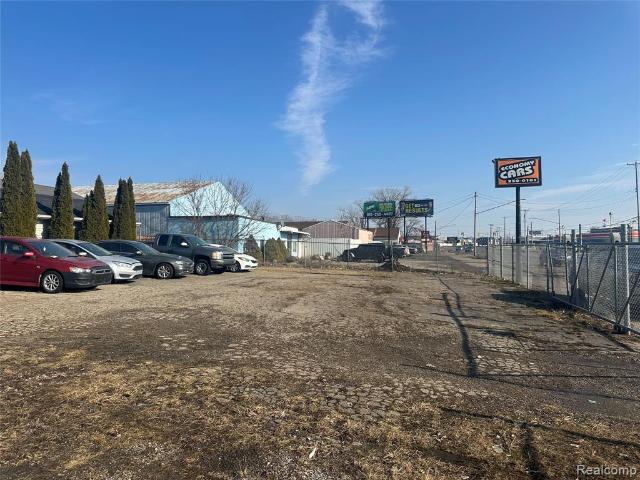 4084 N Dort Highway