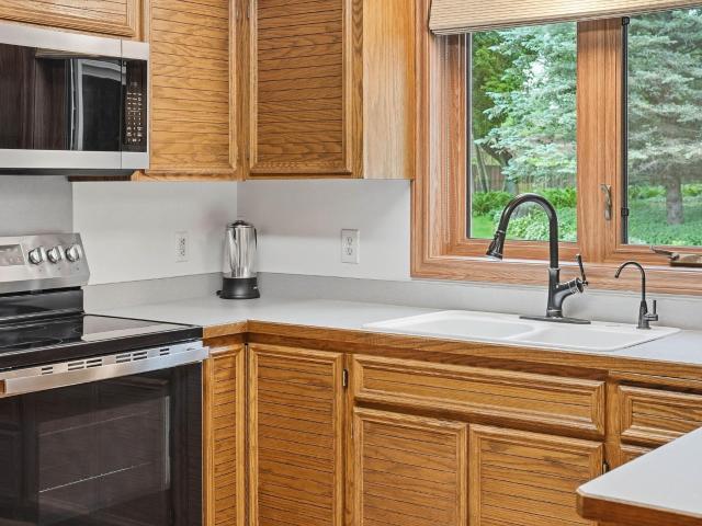 4085 Deerwood Trail