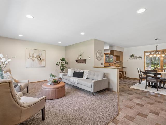 4085 leonard point road