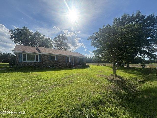 4086 Collins Dr, Lumberton, NC 28358
