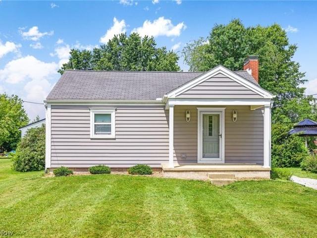 4089 Addison Ave NE, Louisville, OH 44641