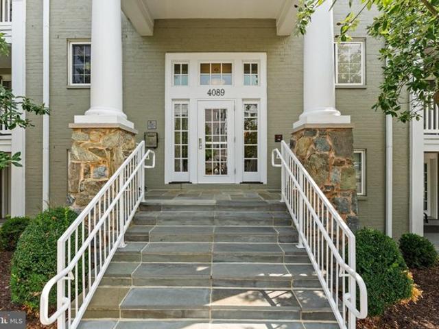 4089 S Four Mile Run Dr Unit 402, Arlington, VA 22204