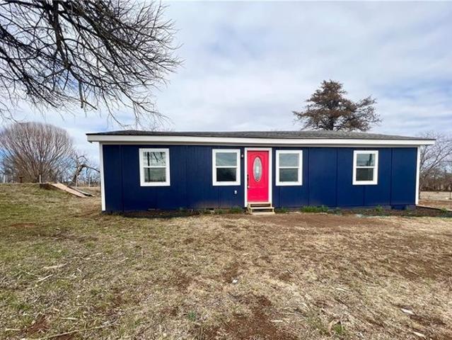40800 Garretts Lake Rd, Shawnee, OK 74804