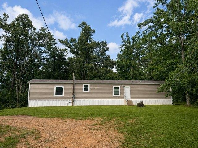 4080 Pyburns Dr, Savannah, TN 38372