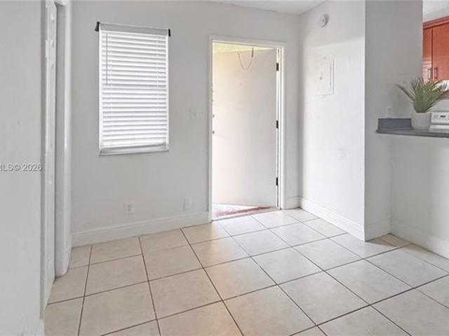 4081 N Dixie Hwy Apt 20, Oakland Park, FL 33334