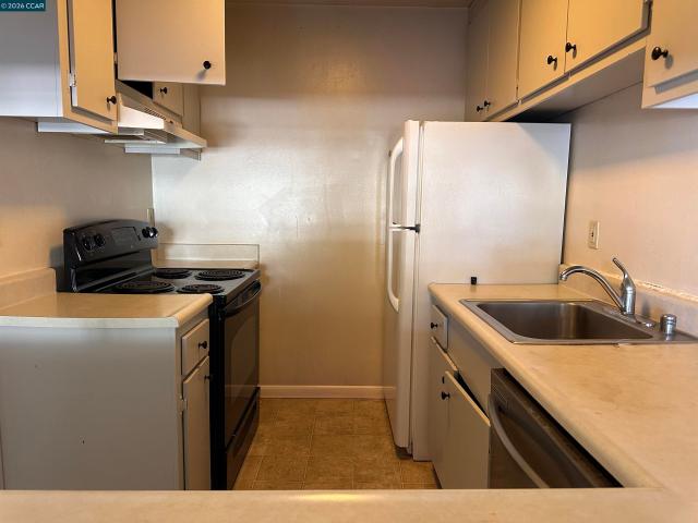 4081 Clayton Rd 211