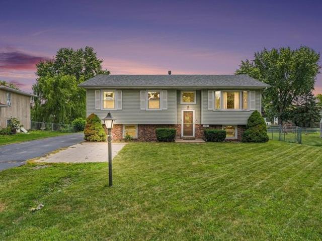 4081 Westover Dr, Crown Point, IN 46307