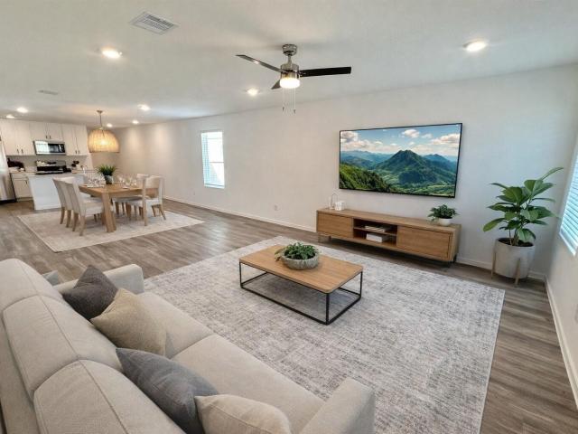 40821 Hawthorne Glades Street