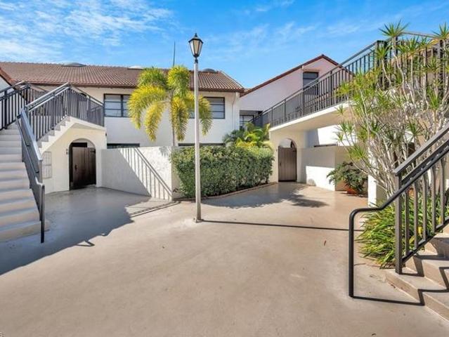 4082 Belair Ln #11, Naples, FL 34103