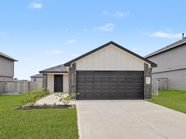 40839 Hawthorne Glades Street