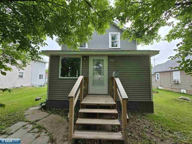 408 3rd St, Nashwauk, MN 55769