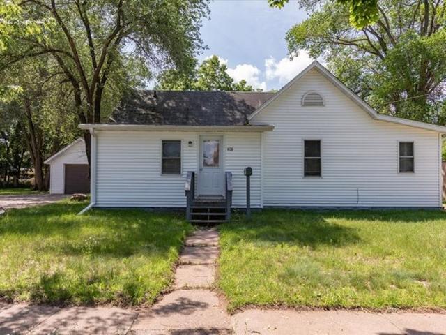 408 18th Ave E Unit 1, Menomonie, WI 54751