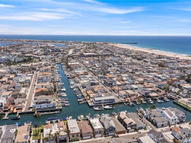408 38th St, Newport Beach, CA 92663 | MLS #OC24152 | Compass