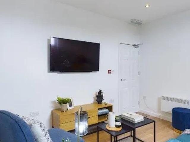 408 Claremont Road, Victoria Park, Manchester, M14 5XG, United Kingdom | Room for rent #140229185 | Rentberry