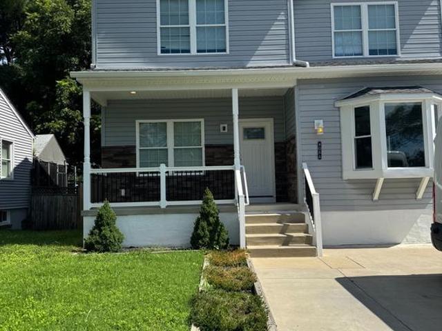 408 A 7Th Avenue NE