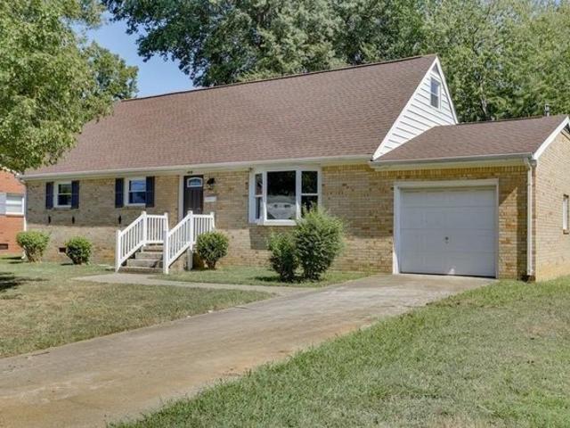 408 Brentwood Dr, Newport News, VA 23601