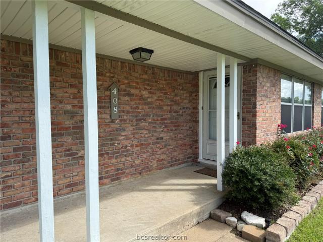 408 Brookside Drive W