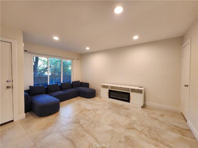 408 Burchett St, Unit 6, Glendale, CA 91203 | MLS #GD26042 | Compass