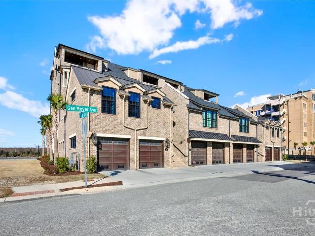 408 Geo Meyer Carriage House