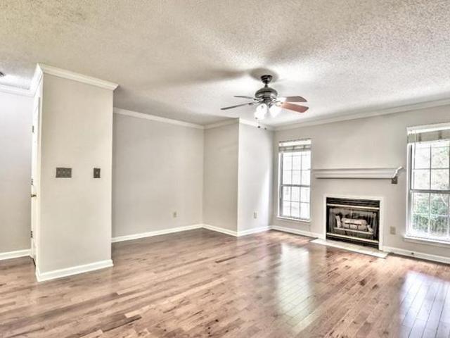 408 Granville Ct, Sandy Springs, GA 30328