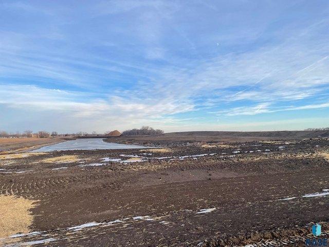 408 Grey Goose Dr, Wentworth, SD 57075