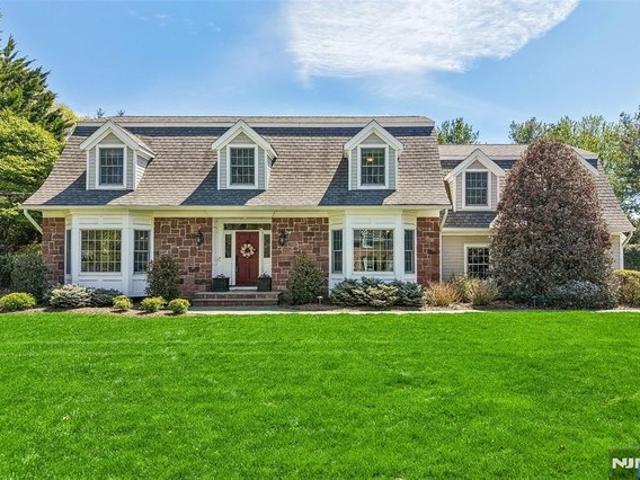 408 Drury Ln, Wyckoff, NJ 07481