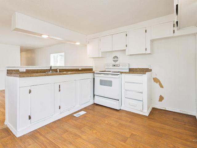 408 E 51st St 10