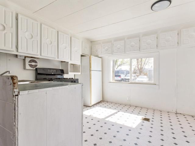 408 E 51st St 12