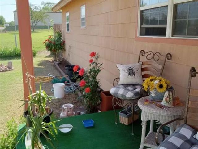 408 E Johnston St, Rotan, TX 79546 | MLS #21116