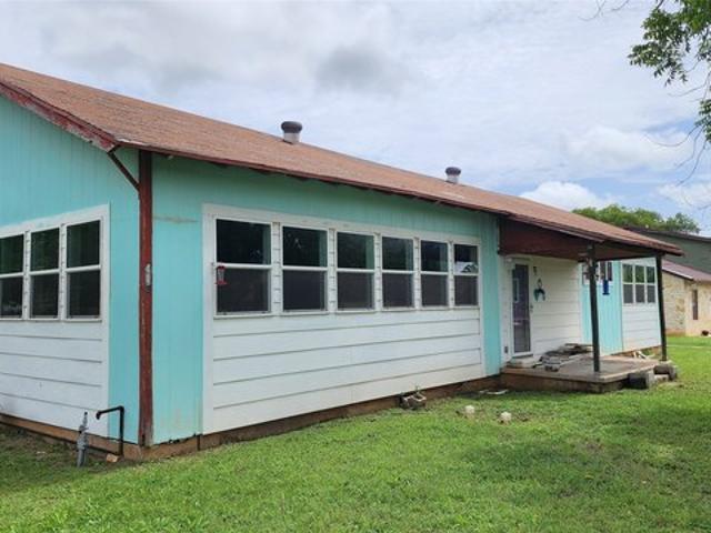408 E Sadosa St, Eastland, TX 76448