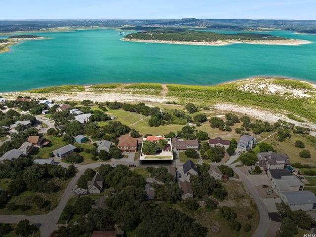 408 Edge Hill Dr, Canyon Lake, TX 78133